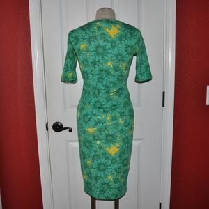 LuLaRoe | Dresses | New Lularoe Green Daisy Floral Julia Dress A5 ...